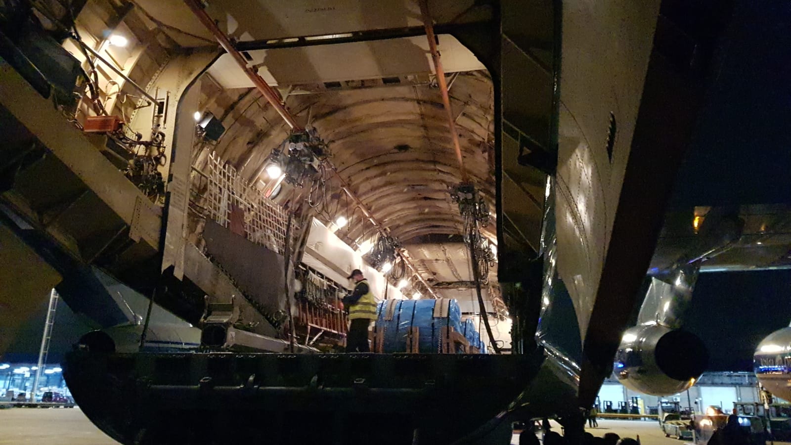 LA VISITA DE LA SEMANA EN EZEIZA. ILYUSHIN IL-76, ESPECTACULAR VIDEO ...