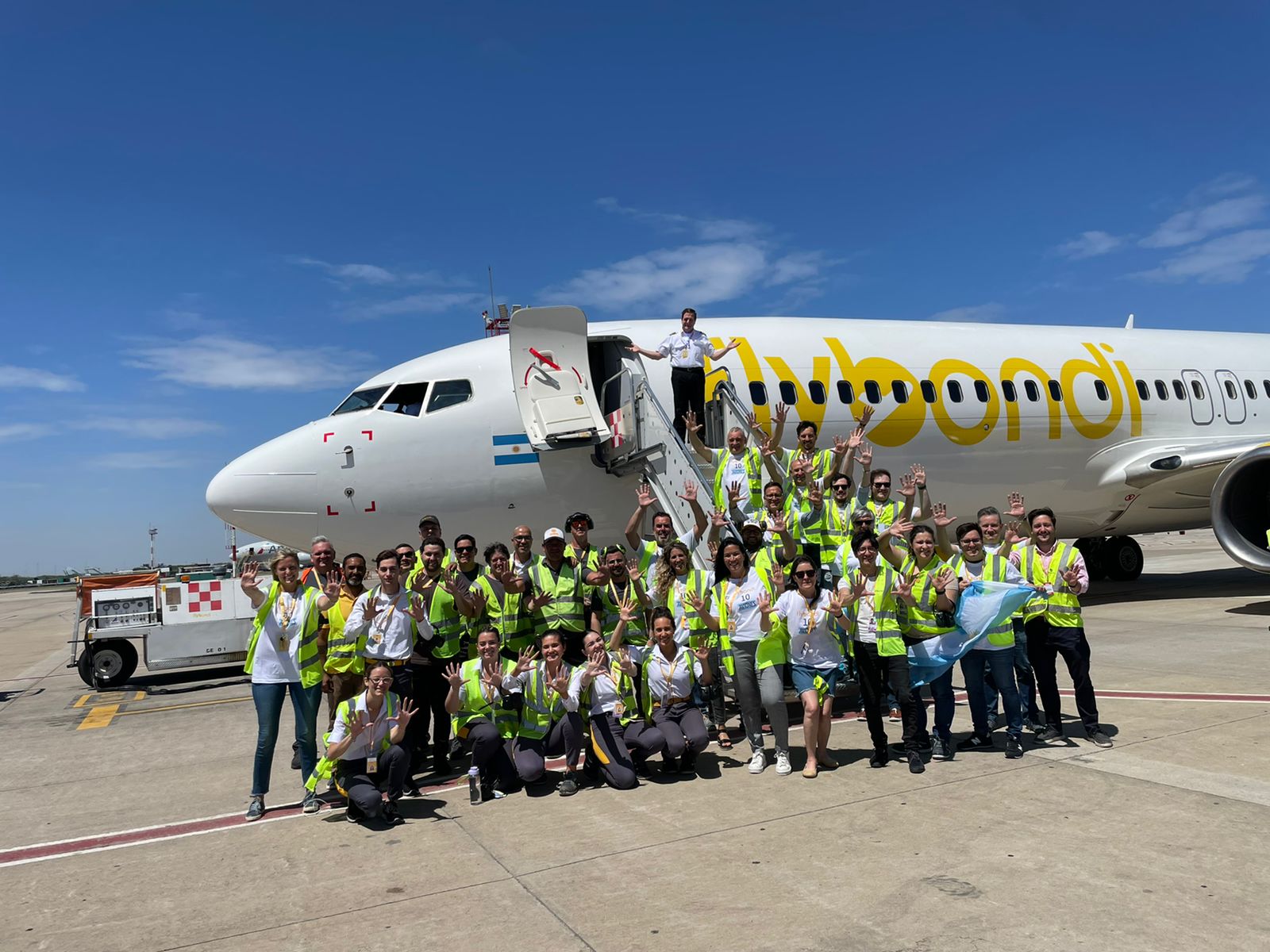 FLYBONDI CON 4 MESES DE DEMORA FINALIZÓ SU PLAN 2X: RECIBIÓ SU DÉCIMO ...