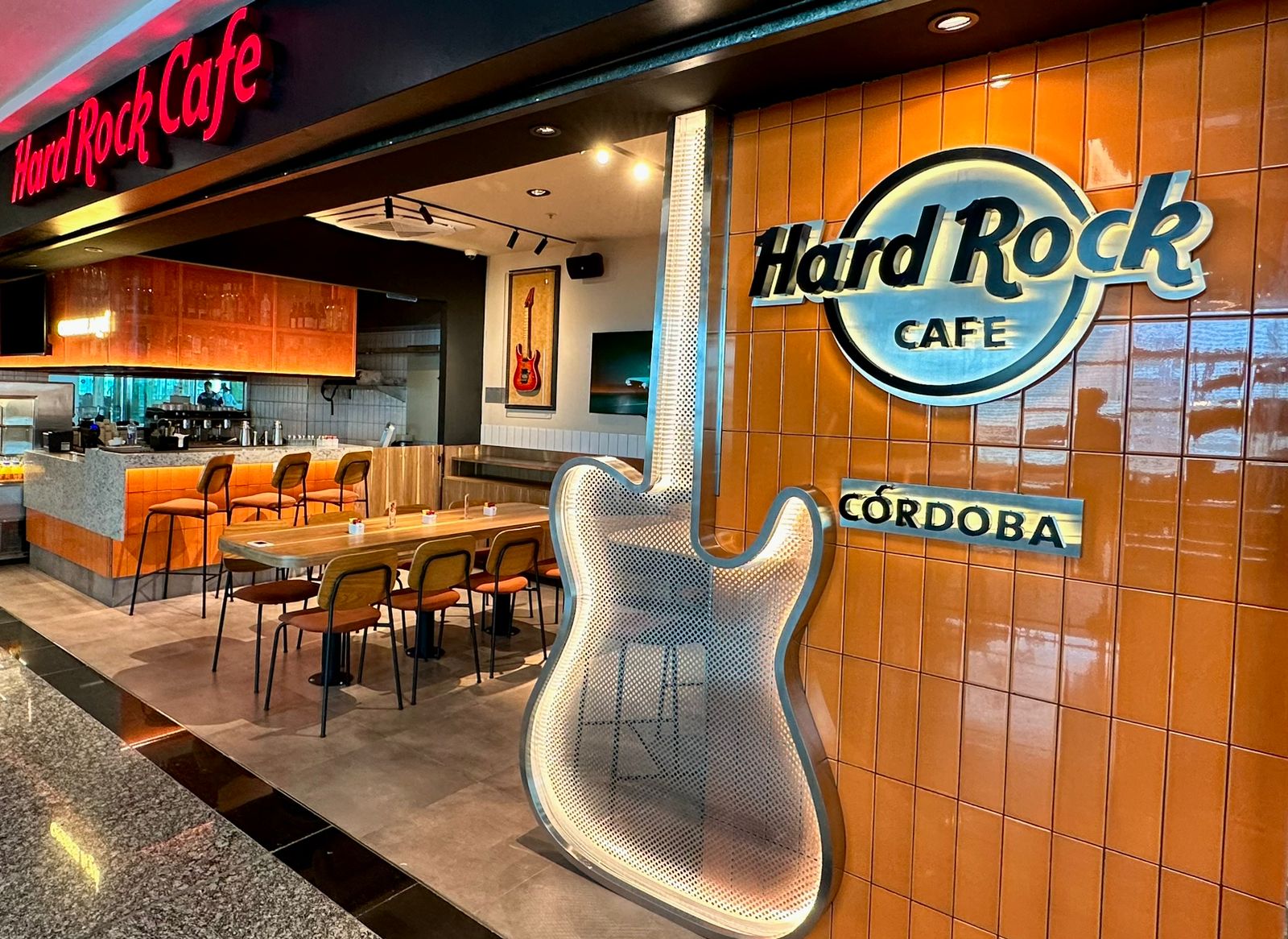 HARD ROCK CAFÉ LLEGO AL AEROPUERTO DE CÓRDOBA. SUMA SU CUARTA TERMINAL ...
