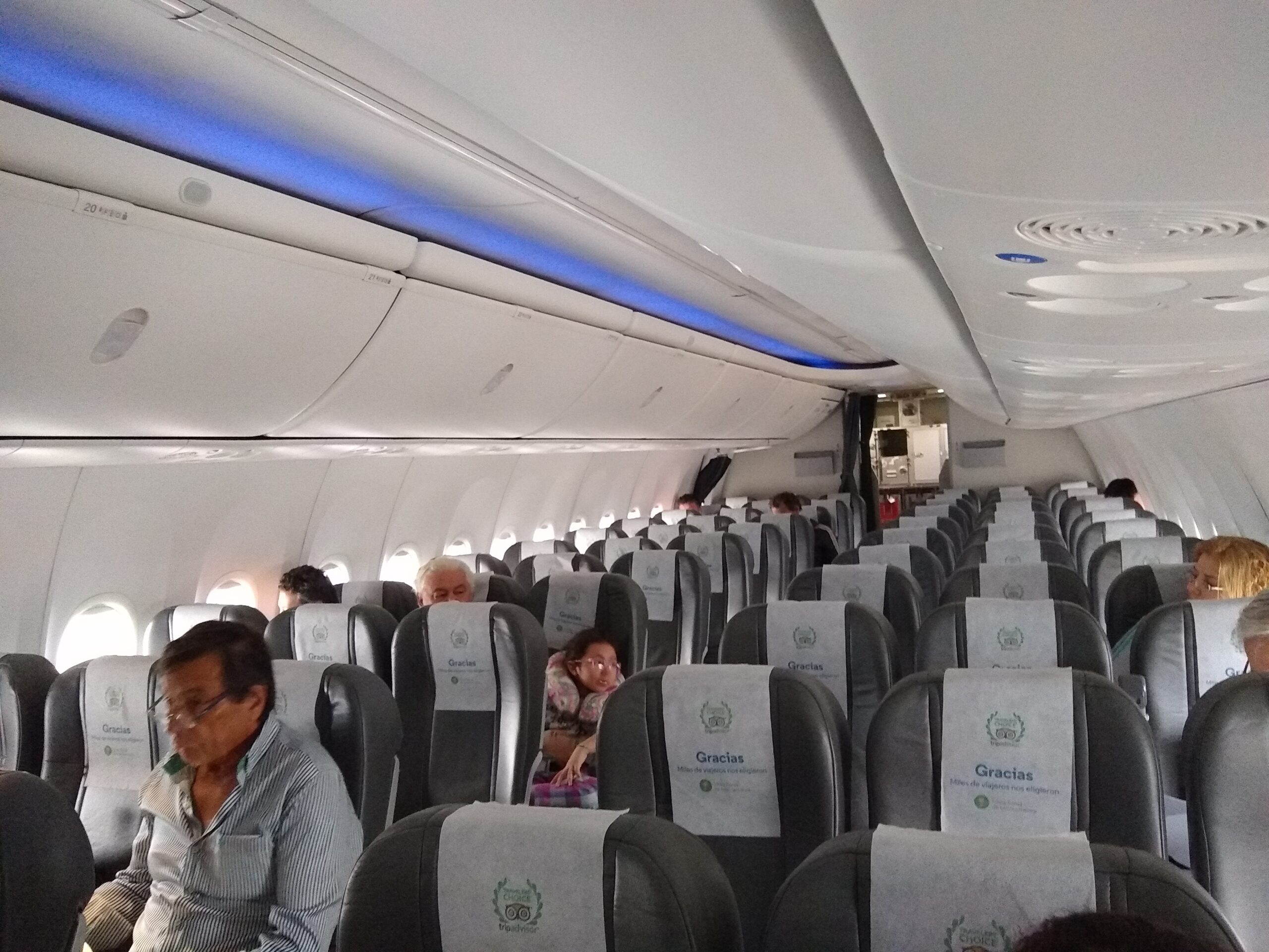 AEROLÍNEAS ARGENTINAS YA COBRA EL EQUIPAJE A BORDO COMO LA INMENSA ...